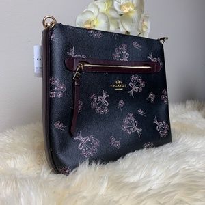 Coach | Bags | Coach Mae File Crossbody With Ribbon Bouquet Print ...